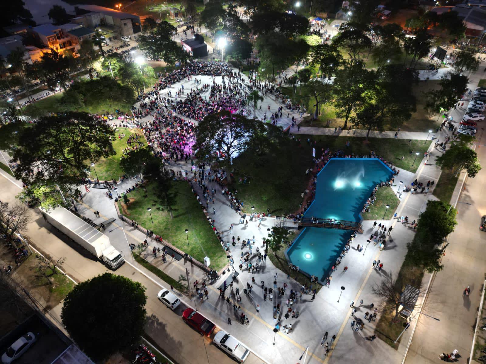 Capitanich inauguró la refacción de la plaza central de Barranqueras